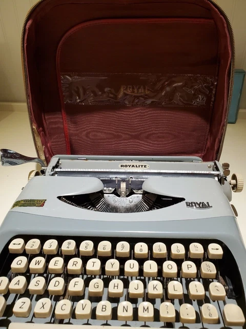 VINTAGE ROYALITE TYPEWRITER Portable Royal Lite Gray with Original Case ...