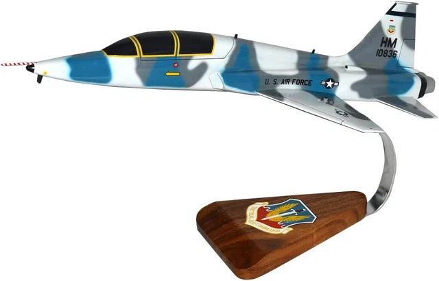 USAF NORTHROP AT-38B Talon Aggressor Desk Top Display Jet Model 1/32 SC ...