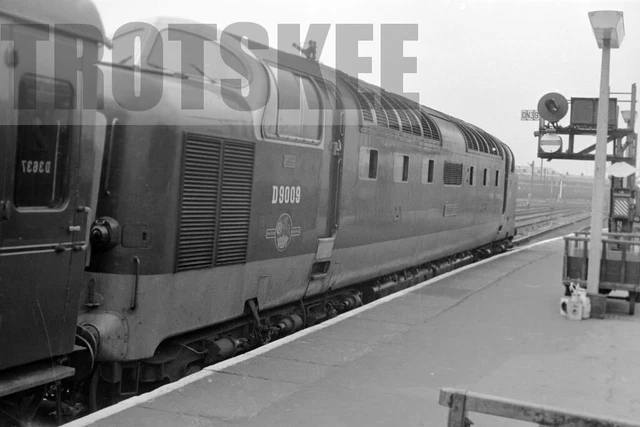 35MM NEGATIVE BR British Railways Diesel Loco D9009 Class 55 Doncaster ...