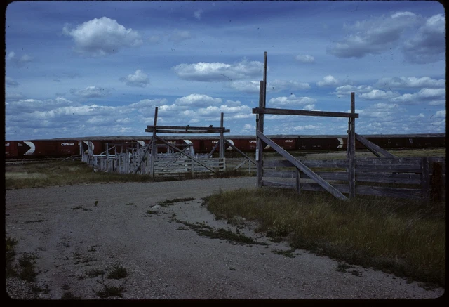 MB2-450 ORIGINAL COLOUR Slide CP Rail Stock Loading Chutes at Empress ...