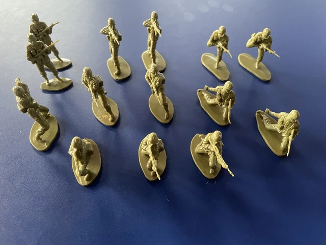 AIRFIX TOY SOLDIERS Nato 1/32 Scale (set of 14) Excellent condition £29 ...