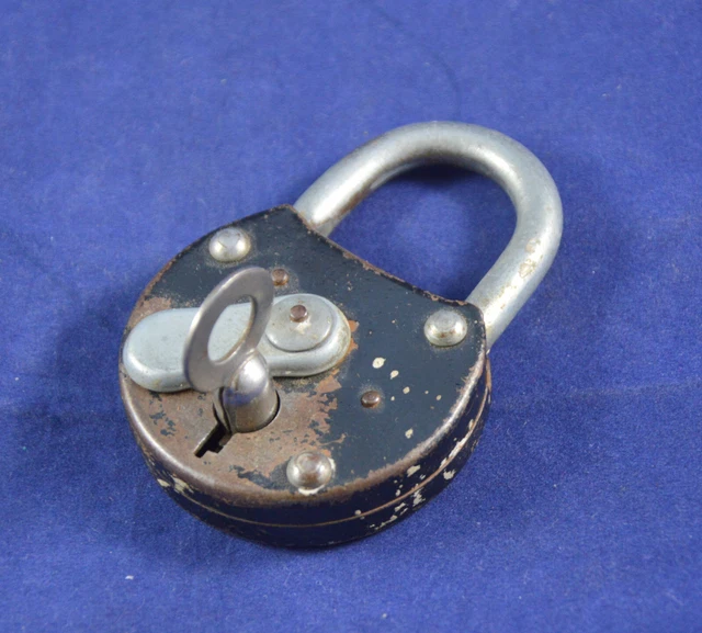 WEHRMACHT WWII GERMAN Soldier Barracks Pad Lock + key $33.00 - PicClick