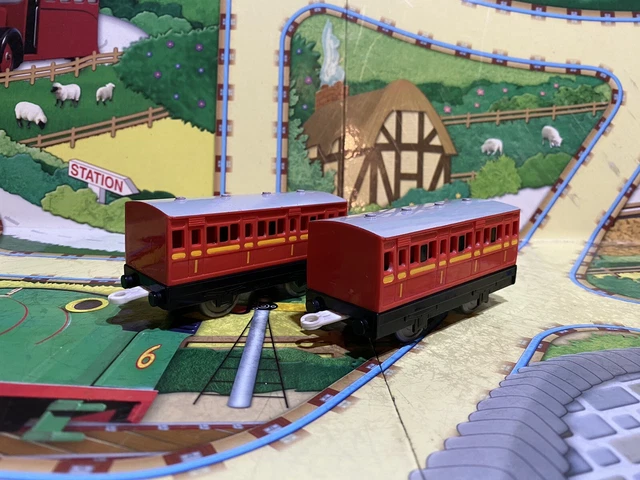 THOMAS AND FRIENDS Tomy trackmaster trains Orange Passenger Coaches EUR ...