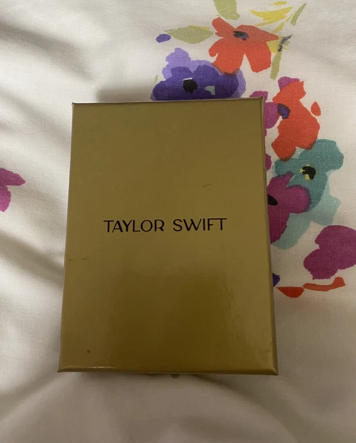 TAYLOR SWIFT FEARLESS Era (Taylor's Version) Vault Key Necklace £120.00 ...