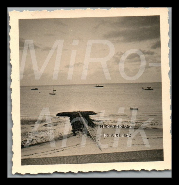 FOTO NACHL. FLIEGERING.PELLETIER, Kriegsmarine vor DVS-Gelände List ...