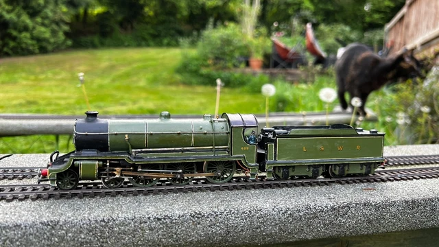 KIT BUILT 00 LSWR Urie H15 Goods 4-6-0 No 489, LSWR Sage Green, Smooth ...