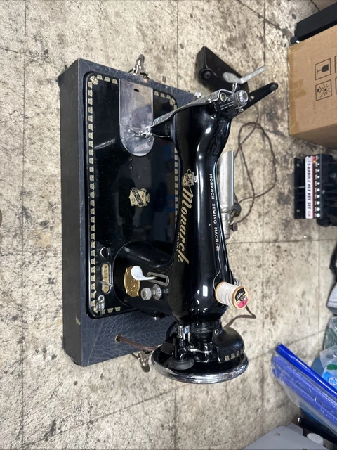 VINTAGE MONARCH DIAL-O-MATIC Model Sewing Machine Made In Japan Morse ...