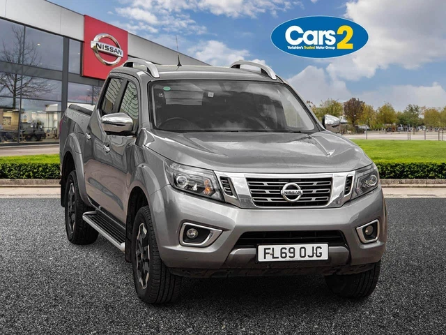 2019 NISSAN NAVARA Double Cab Pick Up Tekna 2.3dCi 190 TT 4WD Auto ...