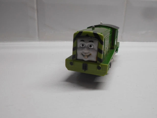 TOMY TRACKMASTER THOMAS the tank engine train green salty £10.00 ...
