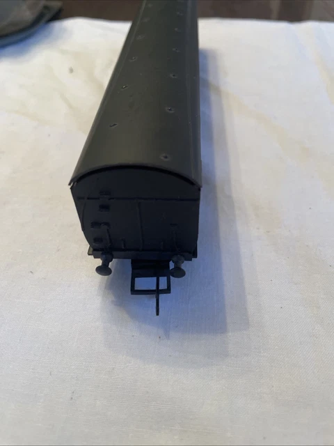 AN OO GAUGE Grafar Coach In Crimson Unboxed number 16385 £7.59 ...