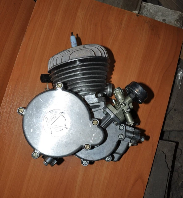 ANCIEN MOTEUR CYCLOMOTEUR D8 NOS neuf ancien stock, rare collection ...