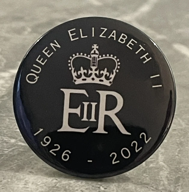 HM QUEEN ELIZABETH II 1926 - 2022 , Pin Badge Rest in Peace Mourning ...