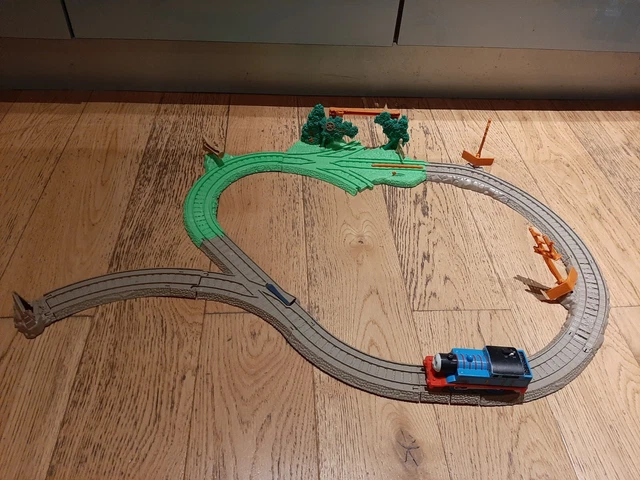 THOMAS THE TANK Engine & Friends Trackmaster Set With Thomas £3.00 ...