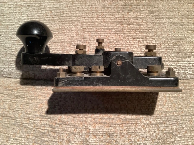BRITISH ARMY WWLL Bakelite Morse Code key WT 8 AMP no 2 MK lll £35.00 ...