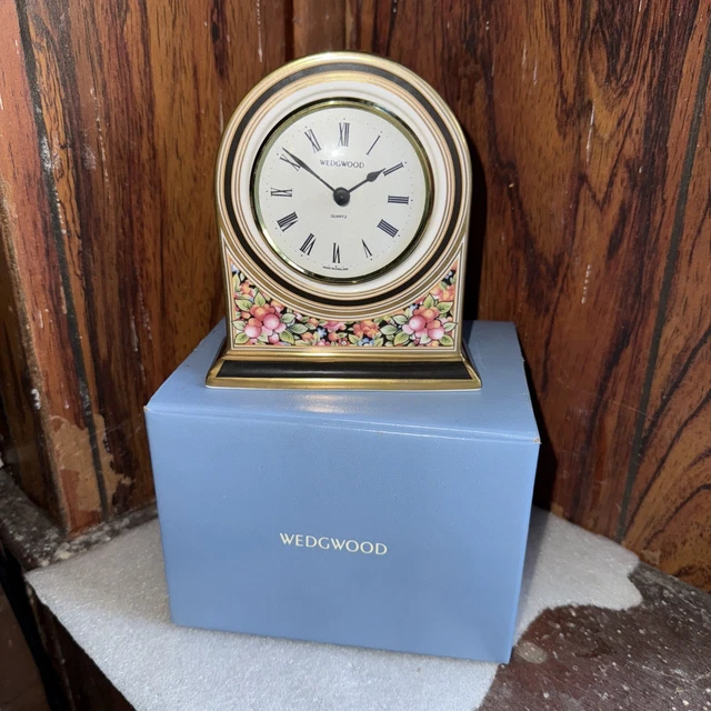 WEDGWOOD BONE China Clio Desk Mantel Quartz Clock 12cm Tall Boxed £20. ...