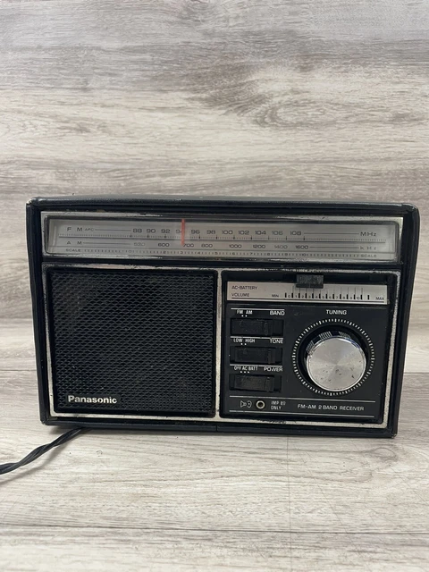 VINTAGE PANASONIC AM/FM radio AC/DC Model RF-590 Tested and Works £22. ...