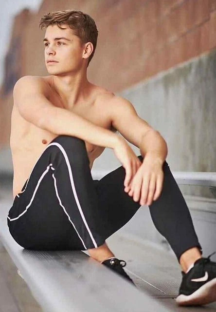 Shirtless Male Muscular Jock Hunk Beefcake Arm Pit Beach Man Guy Photo