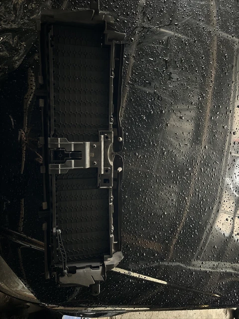 ORIG. MERCEDES W213 Luftansaugkanalverschluss Air Regulation System ...