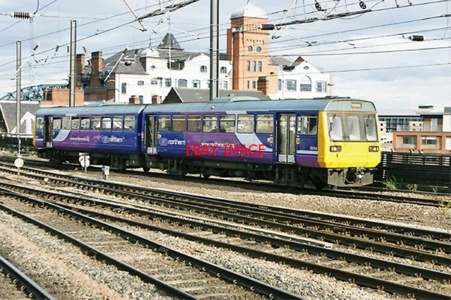 PHOTO CLASS 142 Pacer 2-Car Dmu No 142 066 At Newcastle Central Of ...