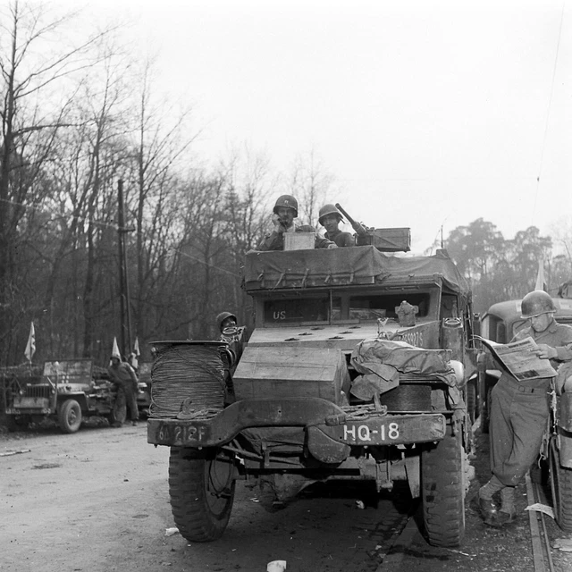 WW2 WWII PHOTO World War Two / US Army Vehicles Frankfurt Germany 1945 ...