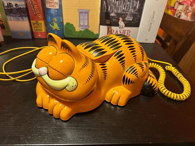 VINTAGE 1978, 1981 Tyco Garfield Corded Landline Phone-Eyes Open ...