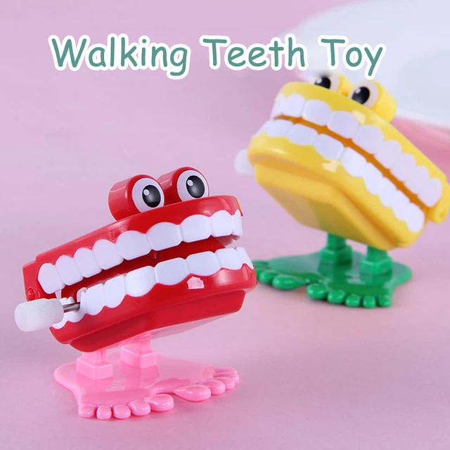 WALKING CHATTERING TEETH Small Wind Up Moving Joke Feet Toy Mouth Eyes ...