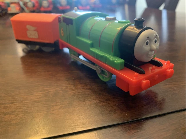 THOMAS & FRIENDS Percy Trackmaster - Motorized Train Engine with cargo ...