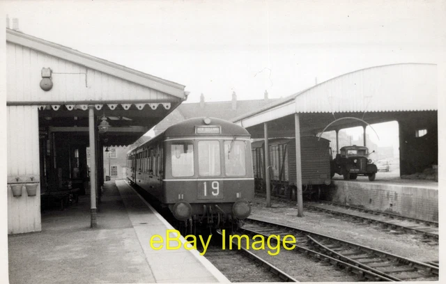 PHOTO RAILWAY 2 Car DMU at New Holland Station c1959 £6.00 - PicClick UK