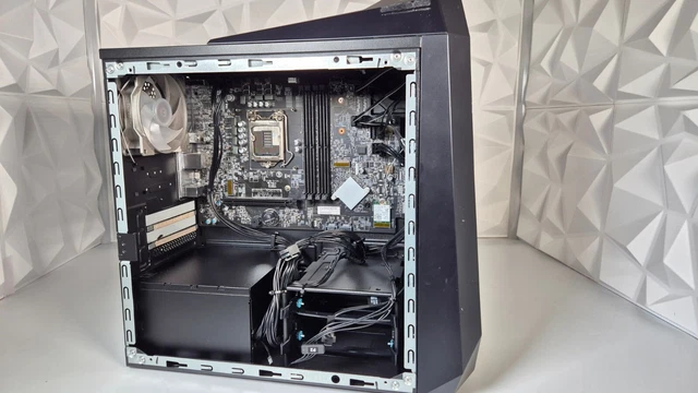 ACER PREDATOR CASE mit Mainboard und 500 Watt Gold Plus Netzteil, Inkl ...