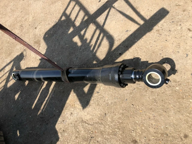 GENUINE JCB JS Bucket Ram P/N 400/P2507 (See Range In Description) £ ...