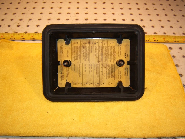 MERCEDES W123 1978 240D under hood BROWN fuse box OE 1 Cover, 1 Sheet ...