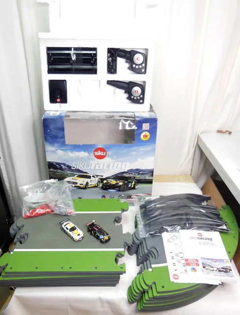 SIKU RACING GT Challenge Starterset mit Porsche 911 GTR3 & Mercedes SLS ...