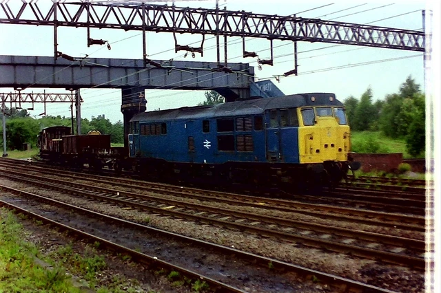 35MM RAILWAY COLOUR Negative Class 31 424 at Longport £1.75 - PicClick UK