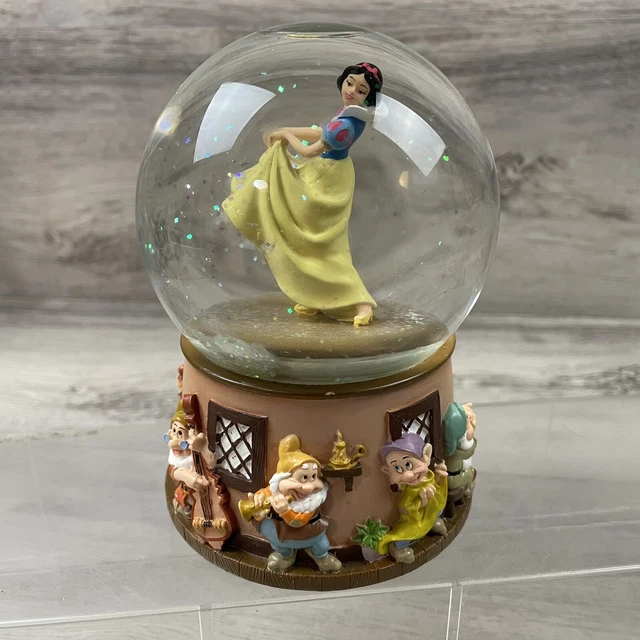 Disney Enesco Snow White And The 7 Dwarfs Snowglobe “waltz Of The Flowers