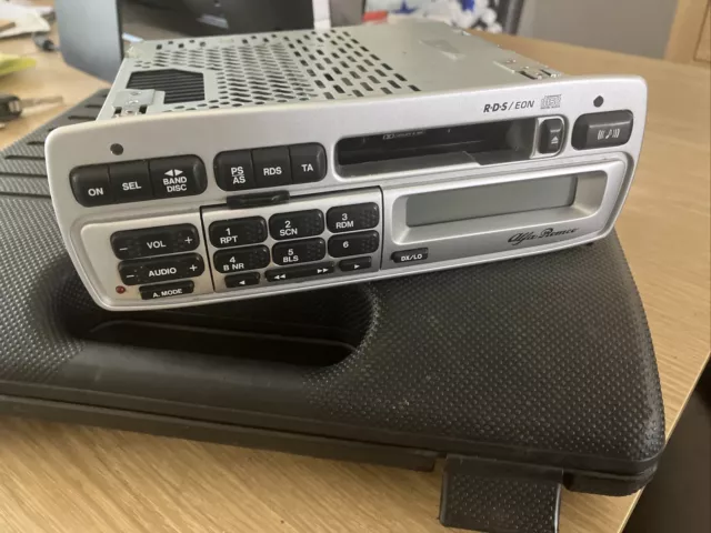 ALFA ROMEO GTV Spider 916 Cassetta Radio Clarion Autentica Fabbrica Pu-9907a EUR 506,75 ...