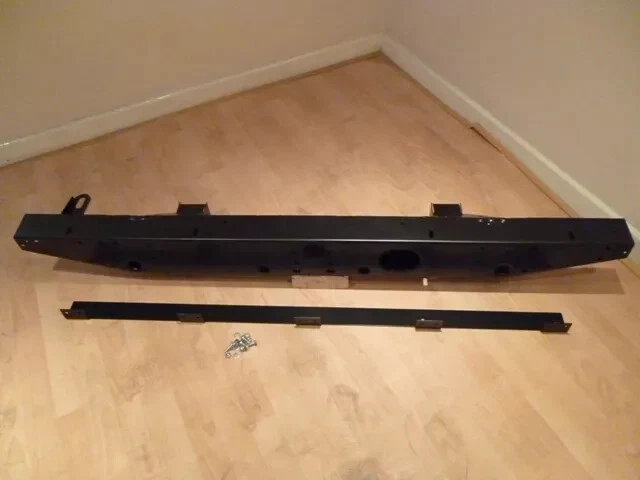 LAND ROVER DEFENDER 90" Td5 Rear Crossmember Short Chassis Rails 1998 ...