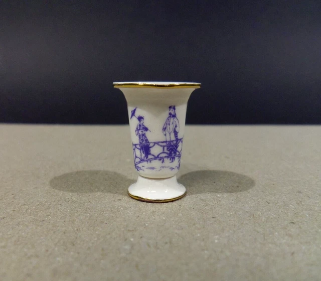 BLUE WILLOW PATTERN gold-rim Bell Vase Dolls House Bone China Possibly ...