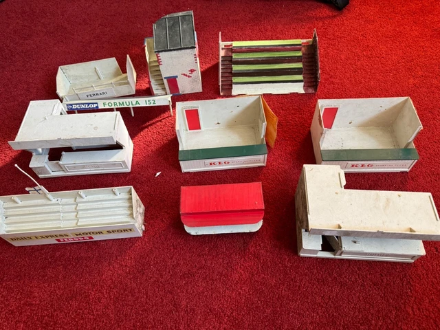 VINTAGE SCALEXTRIC TRI-ANG Buildings Owners Stands Pits Scrapyard ...
