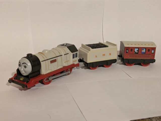 THOMAS AND FRIENDS Trackmaster Train Royal Duchess With Carriages ...