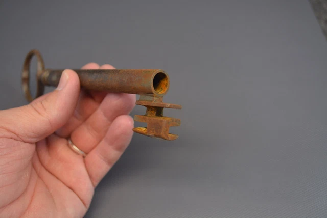 ANCIENNE GRANDE CLEF En Fer N°1 Ref Ap175 EUR 15,00 - PicClick FR