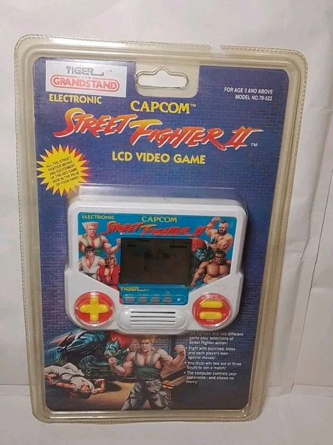 VINTAGE TIGER CAPCOM Street Fighter II Handheld LCD Video Game SEALED £ ...