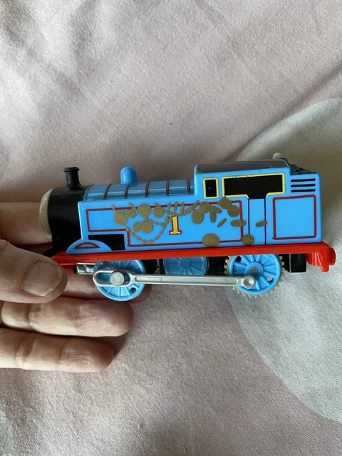 TRACKMASTER GOLD COIN Thomas The Tank Engine Battery Operated Train £4. ...