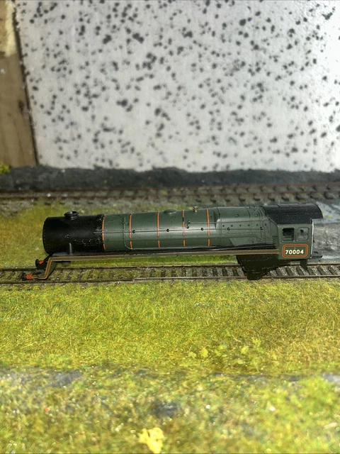 HORNBY OO GAUGE Britannia Class 70004 Body £11.12 - PicClick UK