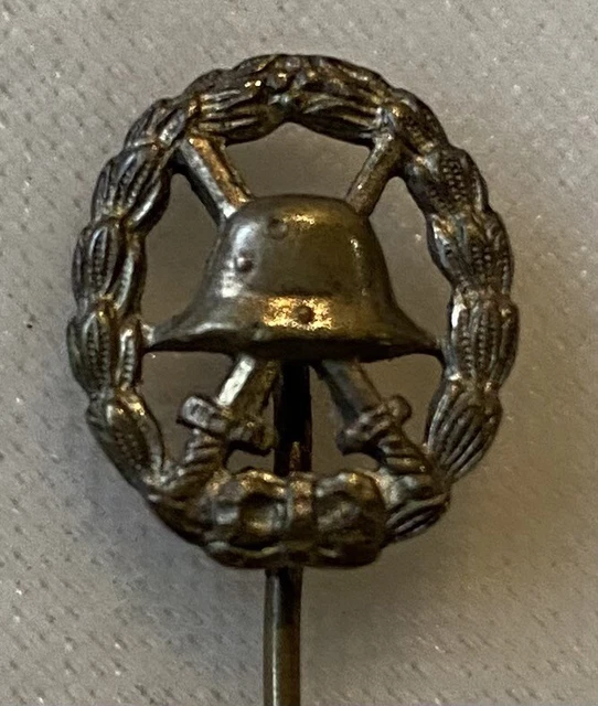ORIGINAL WW1 IMPERIAL German Stick Lapel Pin Helmet Crossed Swords £12. ...