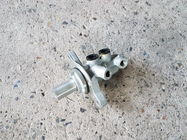 BMW 1ER F20 F21 3er F30 F31 LCI Hauptbremszylinder 6851093 EUR 20,00 - PicClick DE