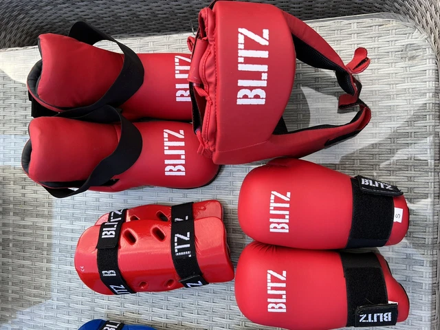 BLITZ SPARRING KIT, Size S In Red, Kickboxing Kick Boxing Karate Tae ...