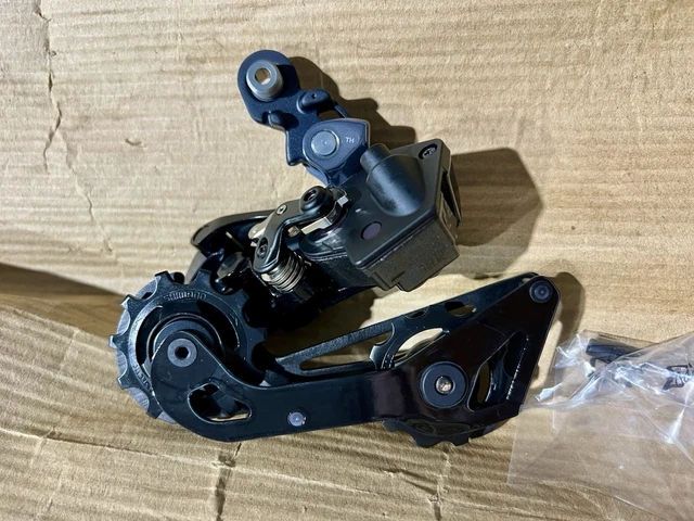 NEW SHIMANO DURA-ACE Di2 RD-R9150 11 Speed Rear Derailleur Road Bike ...