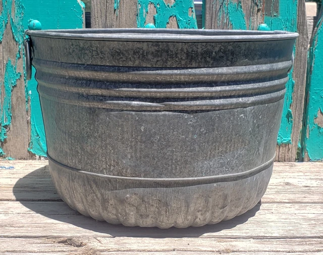 VINTAGE LARGE BUSHEL Basket Wash Tub Galvanized Metal Primitive Farm ...