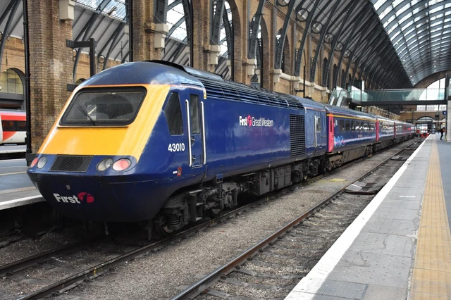 FIRST GWR ON loan to Hull Trains 43010 KX 6x4 Quality Rail Photo £2.70 ...