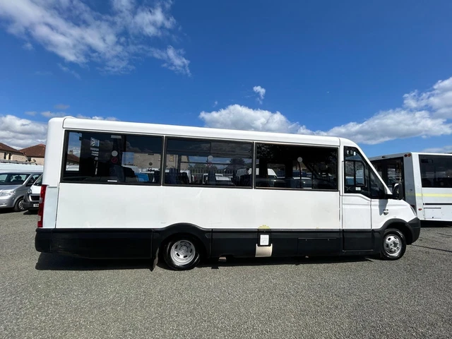 IVECO DAILY IRIS MOBILITY BUS 16str 3.0 AUTOMATIC ULEZ No VAT 07379 ...